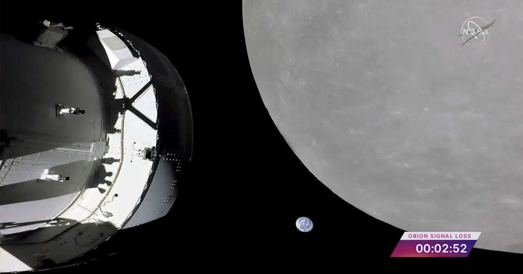 NASA’s Orion spacecraft reaches the moon, flying 81 miles above the ...