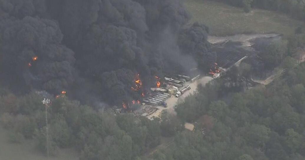 Chemical fire rages at Shepherd plant outside of Houston today - Giza ...