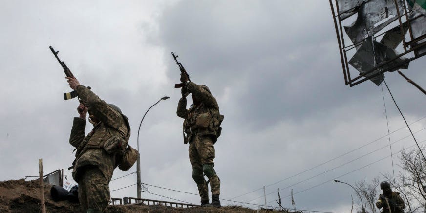 US is sending Ukraine VAMPIRE rocket launchers that can turn a regular ...